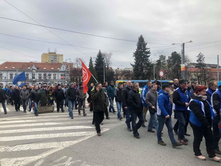 Slovak workers march seeking greater wages : Peoples Dispatch