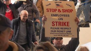 Stop & Shop employees continue protest against unfair contract ...