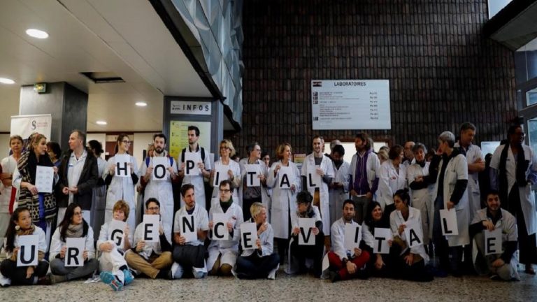 French doctors call for intensification of emergency strikes : Peoples ...