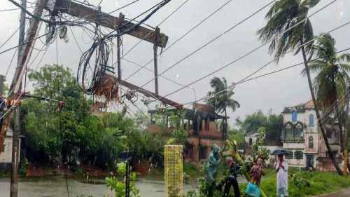 Cyclone Amphan's death toll crosses 100, citizens protest over lack of ...