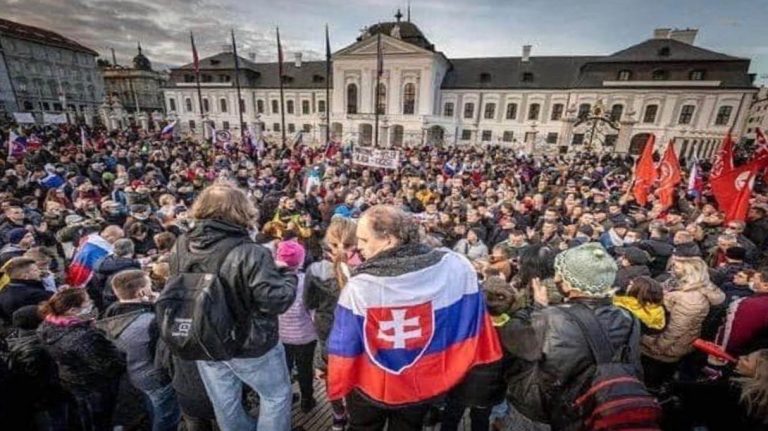 On anniversary of 'Velvet Revolution,' Slovakian left denounces ...