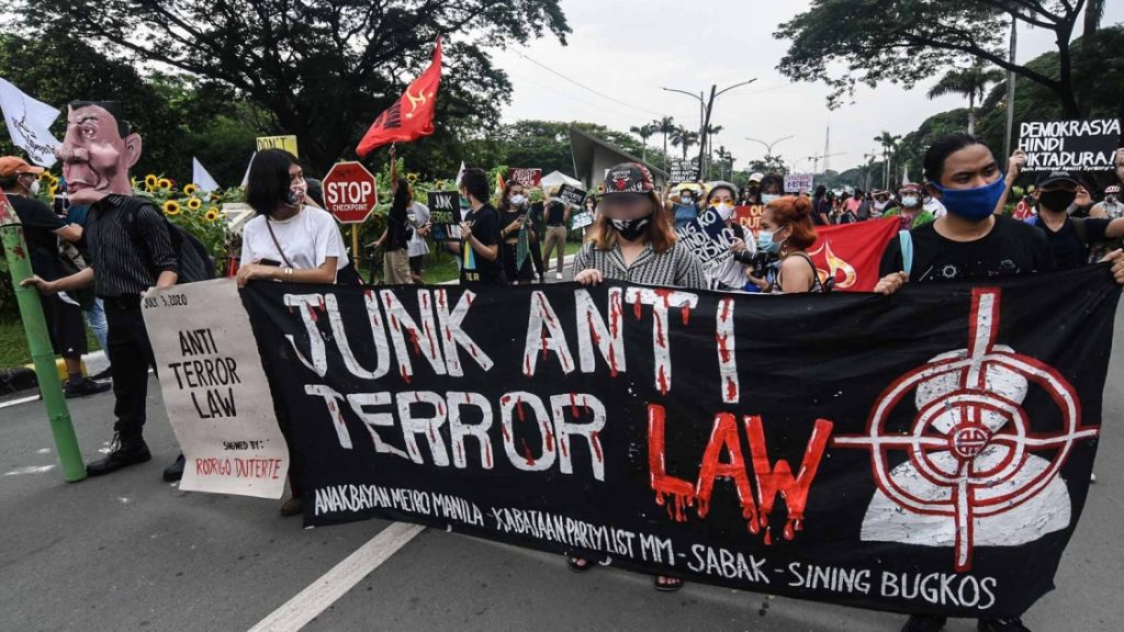 Hearings continue against anti-terror law in the Philippines : Peoples Dispatch