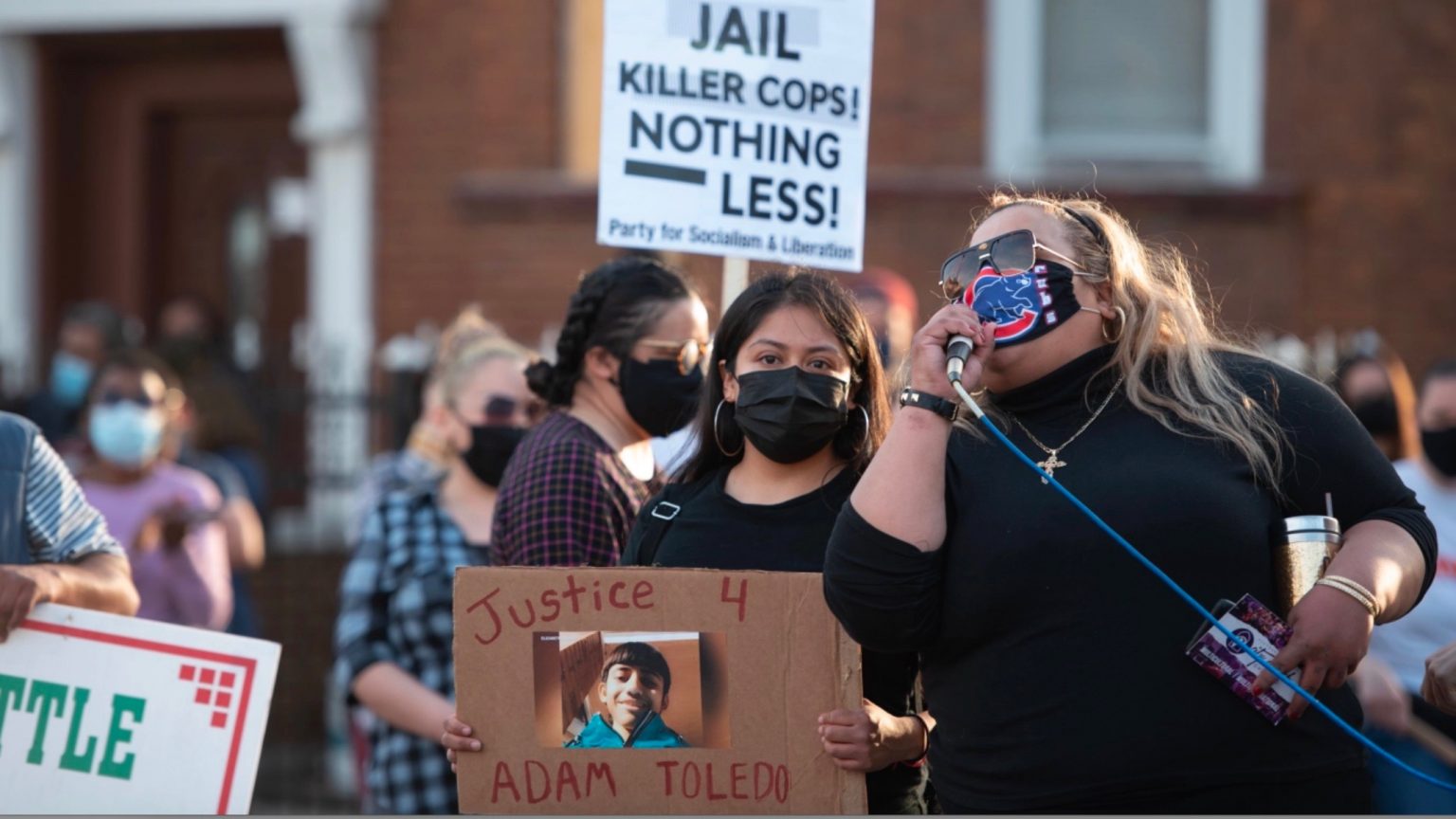 Protests in Chicago after released footage shows police shooting an ...