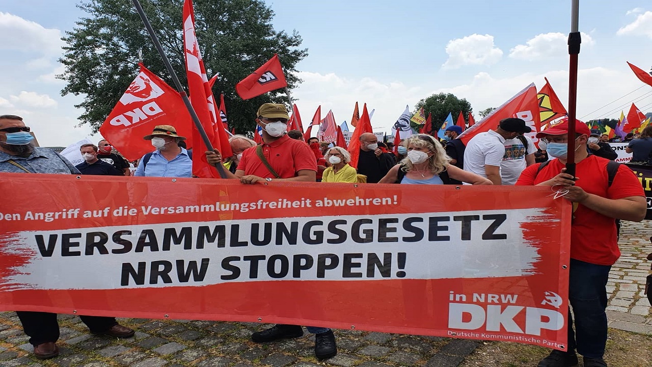Police violence against protesters in Dusseldorf, Germany condemned ...