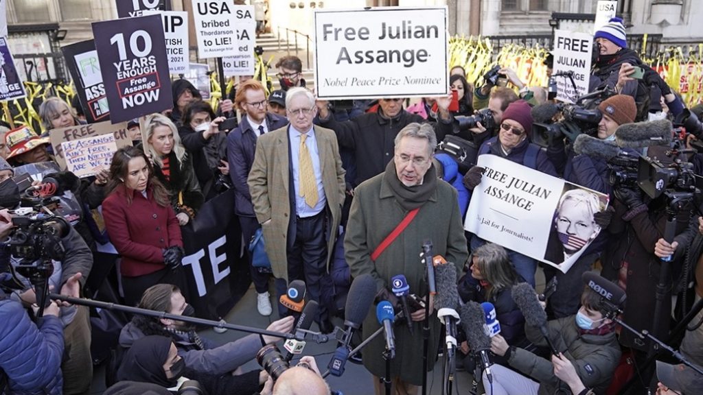 Julian Assange case: 4 things that the media doesn’t tell you : Peoples ...