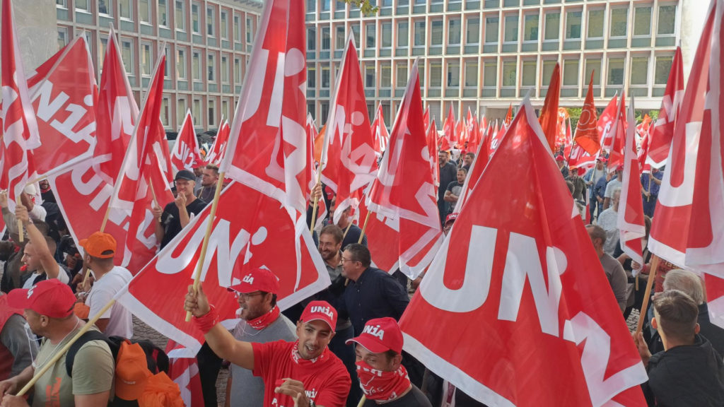 Construction workers protest in Switzerland for rights and dignity ...