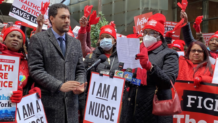At least 12,000 NYC nurses poised to strike : Peoples Dispatch
