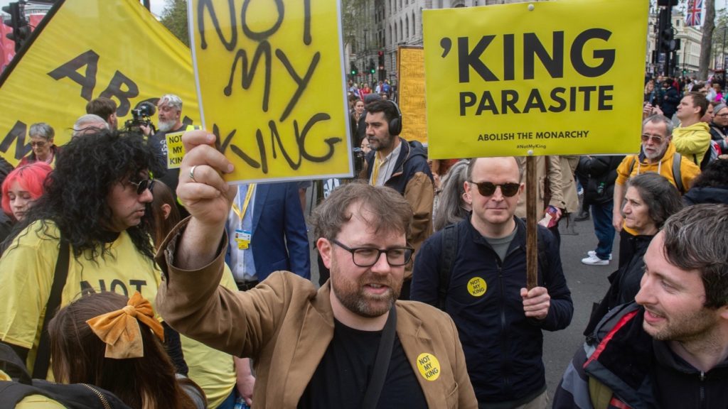 Anti-monarchists and Republicans in the UK protest coronation of ...