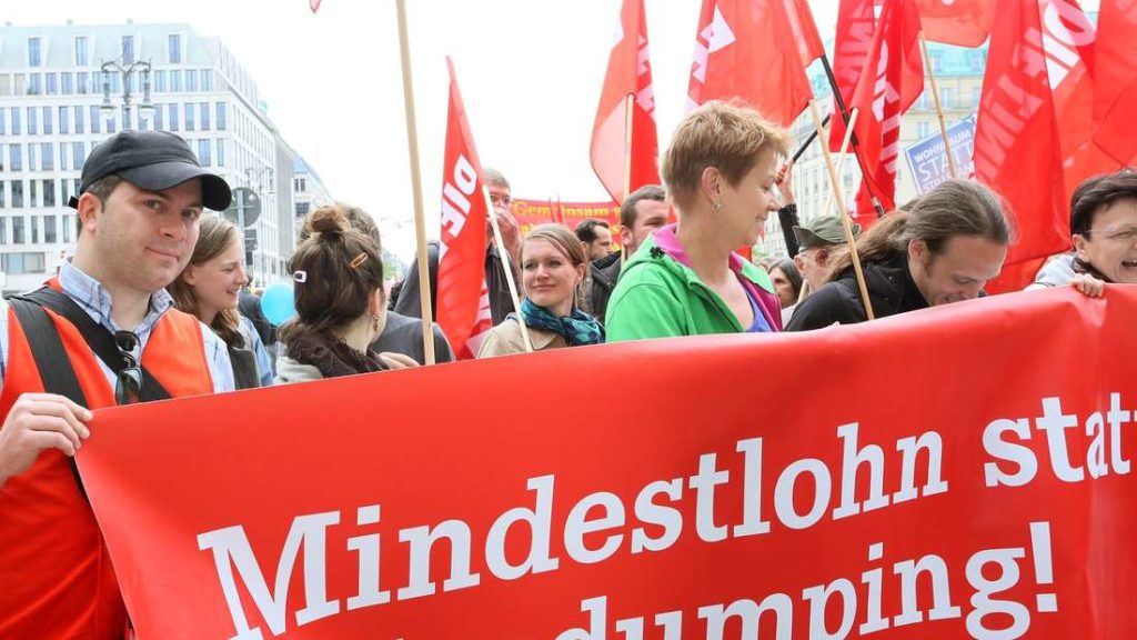 German trade unions slam inadequate raise in minimum wage : Peoples ...
