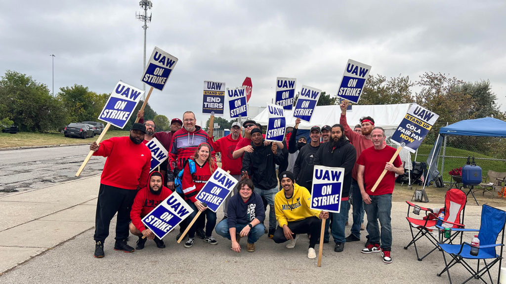 “The workers are the liberators,” declares UAW President, sending 7,000 ...