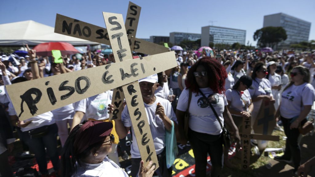 Nursing in Brazil: from super-exploitation to migration : Peoples Dispatch