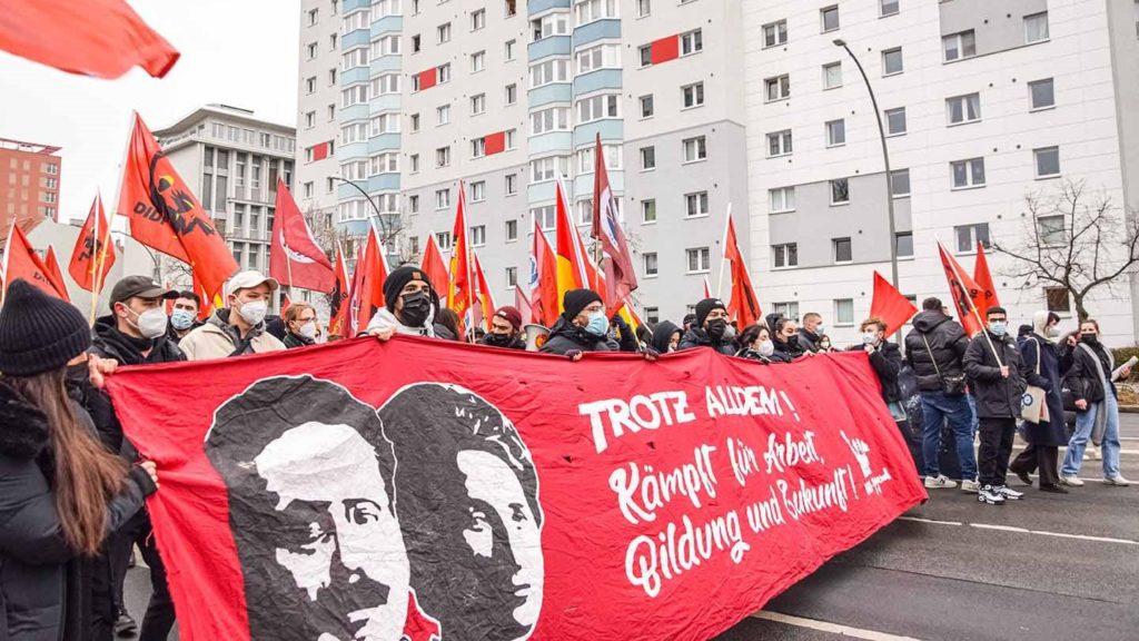 Thousands march in Berlin for annual Luxmeburg-Liebknecht demo ...