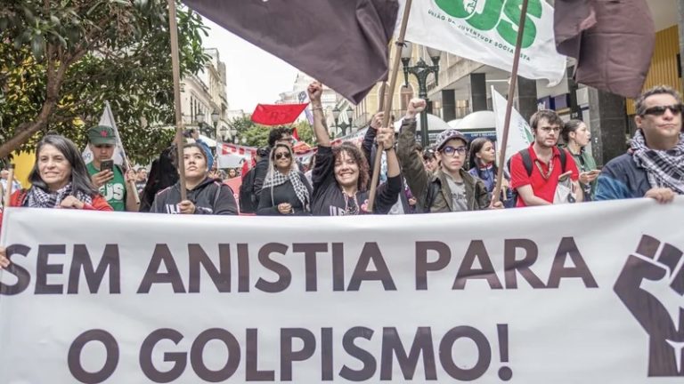 63% of Brazilians are against amnesty for January 8th coup plotters ...