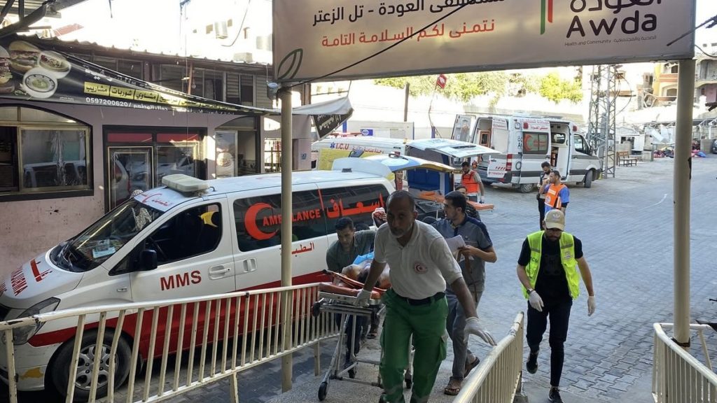 Al-Awda Hospital in Gaza besieged again by Israeli forces : Peoples ...