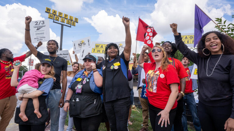 Waffle House workers fight back against wage theft : Peoples Dispatch
