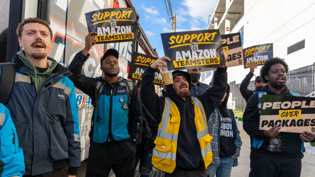 Amazon Teamsters are ready to strike before the holidays : Peoples Dispatch