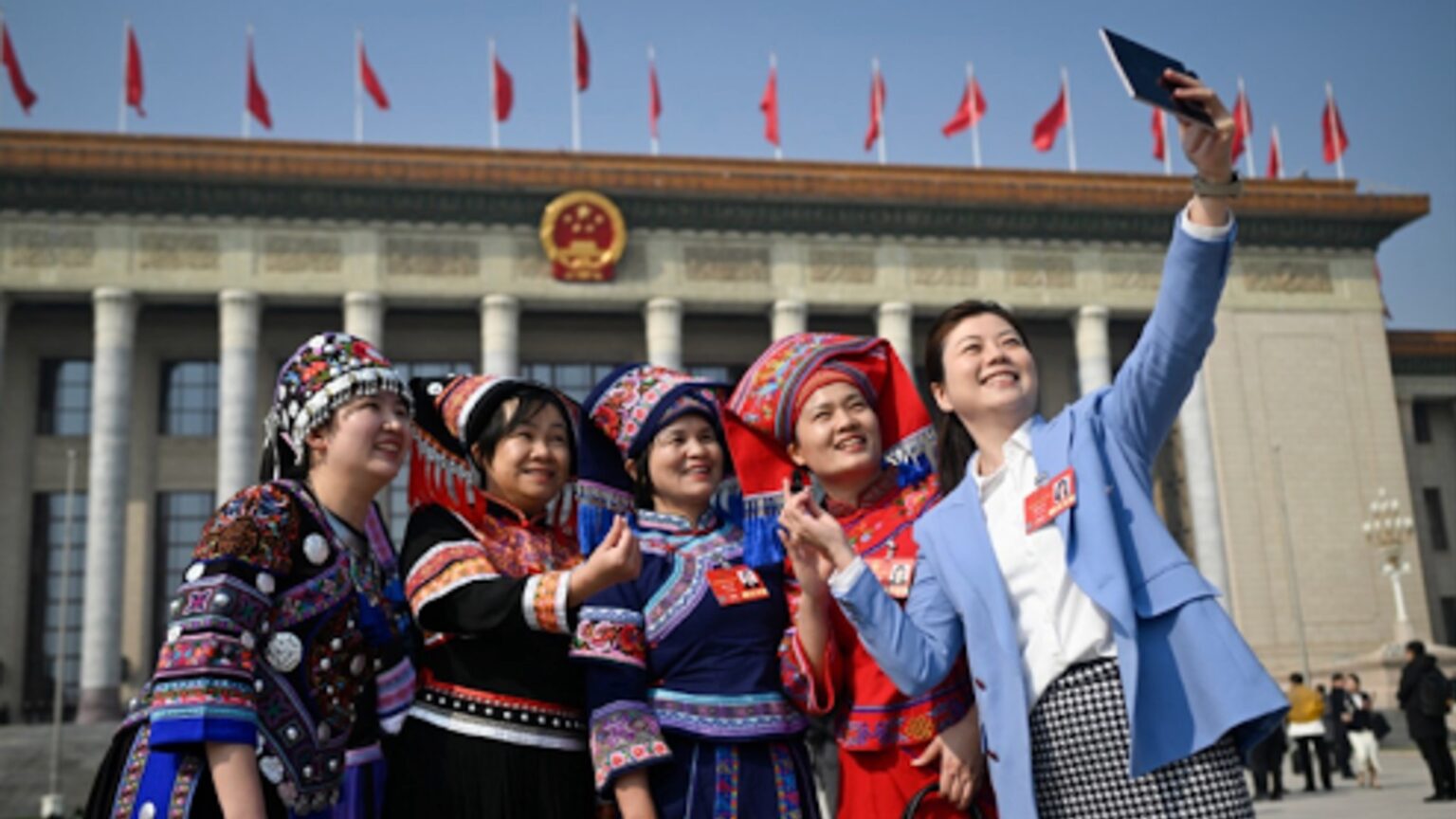 What are the differences between US and Chinese democracy? : Peoples ...