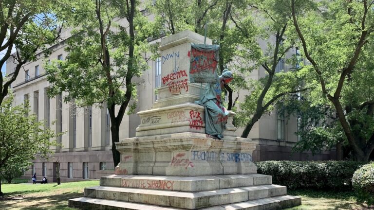 Outrage grows as Confederate monuments return to US capital : Peoples ...