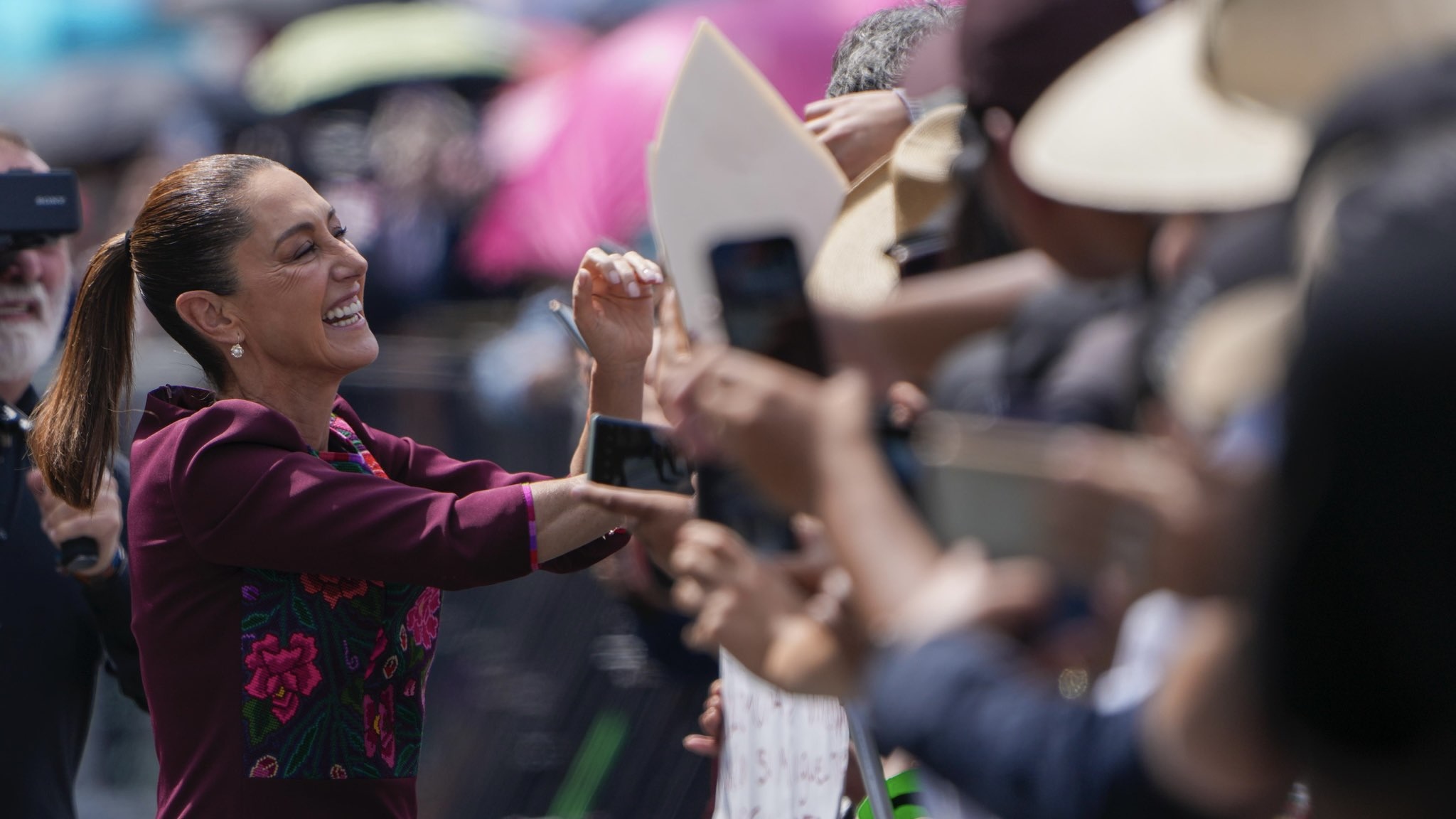 400,000 in Mexico City’s Zócalo celebrate one year of Claudia Sheinbaum ...