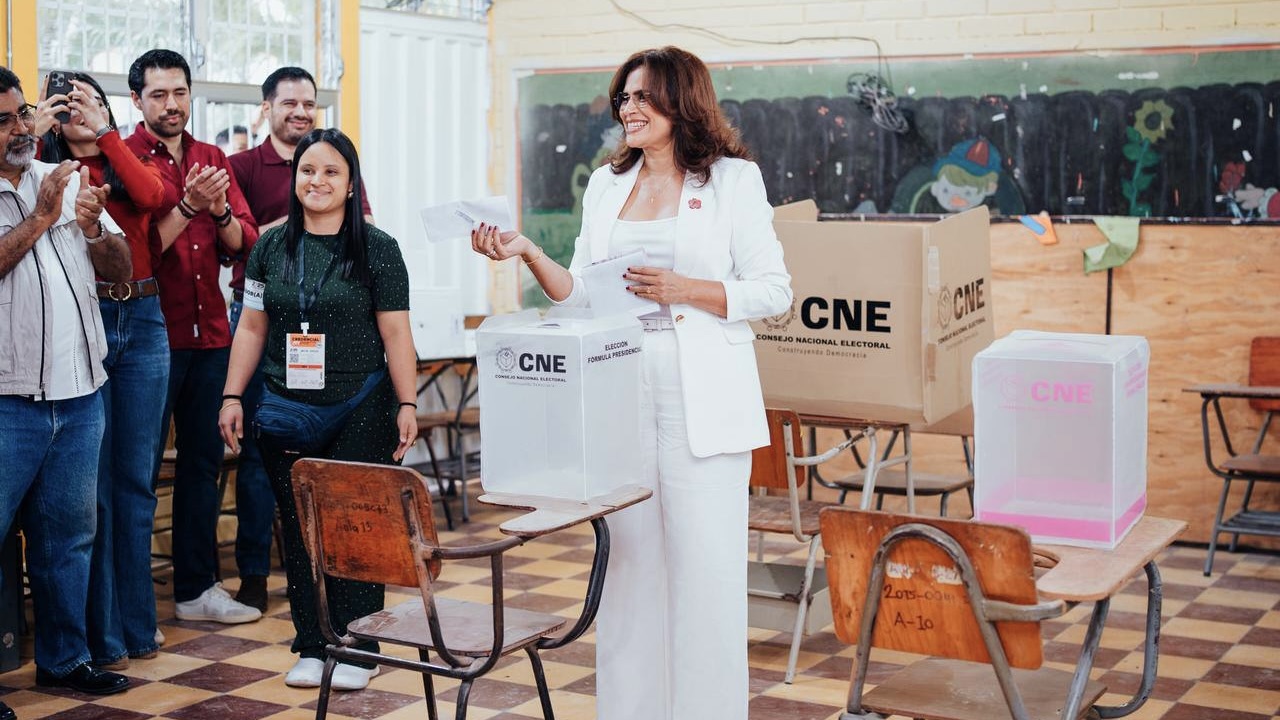 Democracy vs. intervention: Honduras votes amid US pressure campaign ...
