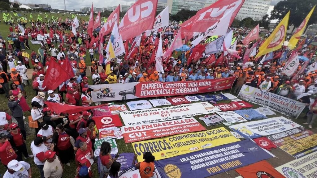 Brazilian workers mobilize in capital to demand an end to six-day work ...